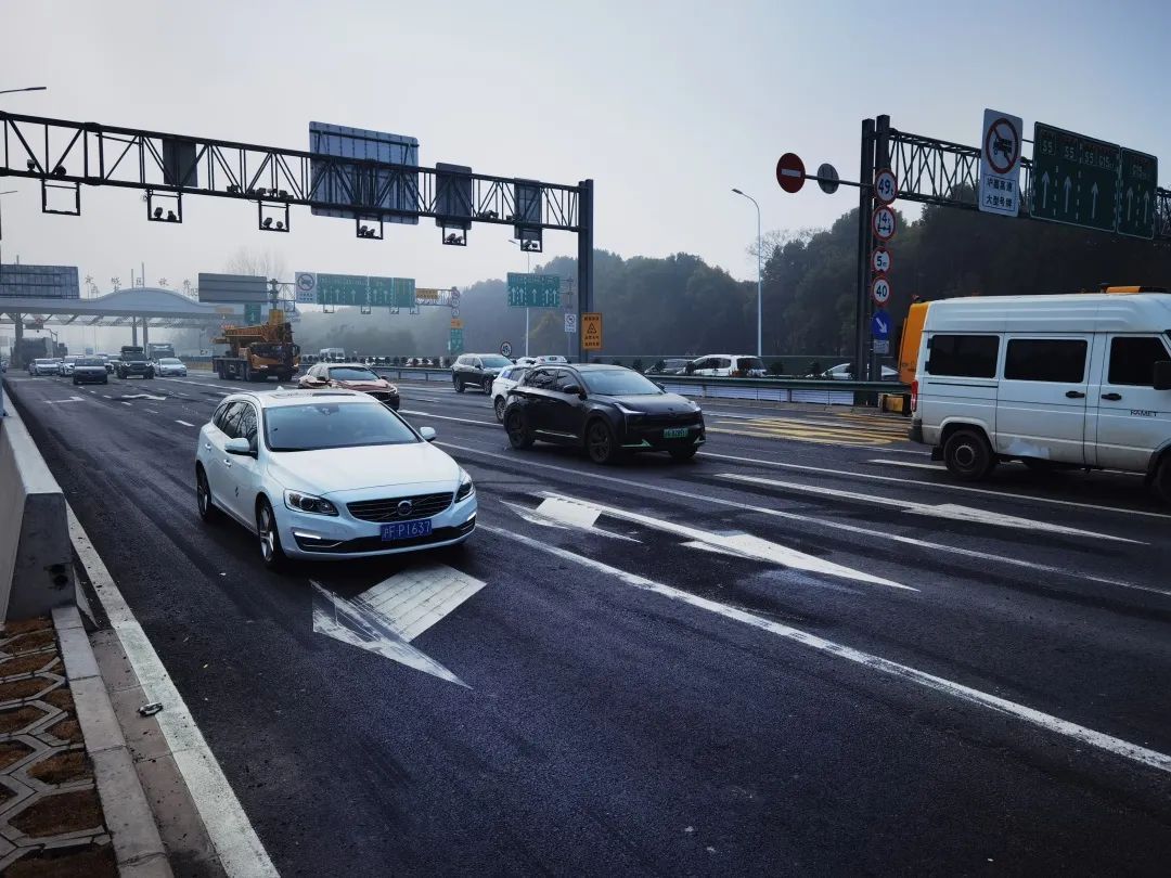 请注意！G1503南门出口禁止左转_上海嘉定_新民网