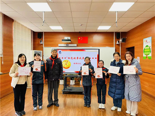 12所中小学先行完成“红色故事我来讲”主题活动 上海市新四军历史研究会向师生家长颁发纪念证书和纪念章_时政_新民网