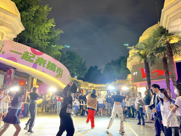 整个五月，这里的潮流市集一波接一波，点亮中西交融的夜经济_城生活_新民网