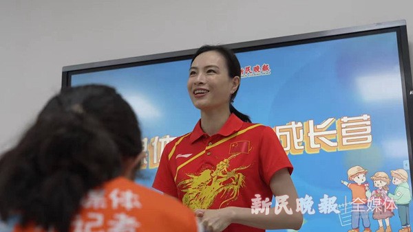 吴敏霞来啦！新民晚报小记者与奥运冠军面对面_时政_新民网